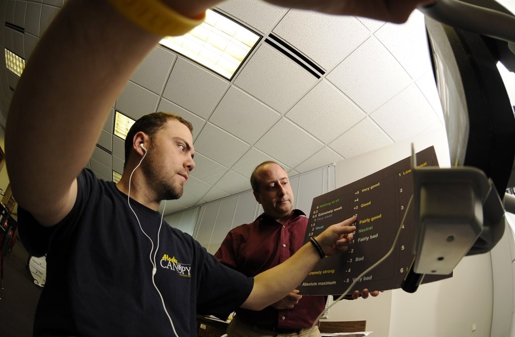 Professors study effects of distraction on exercise | Today at Elon ...