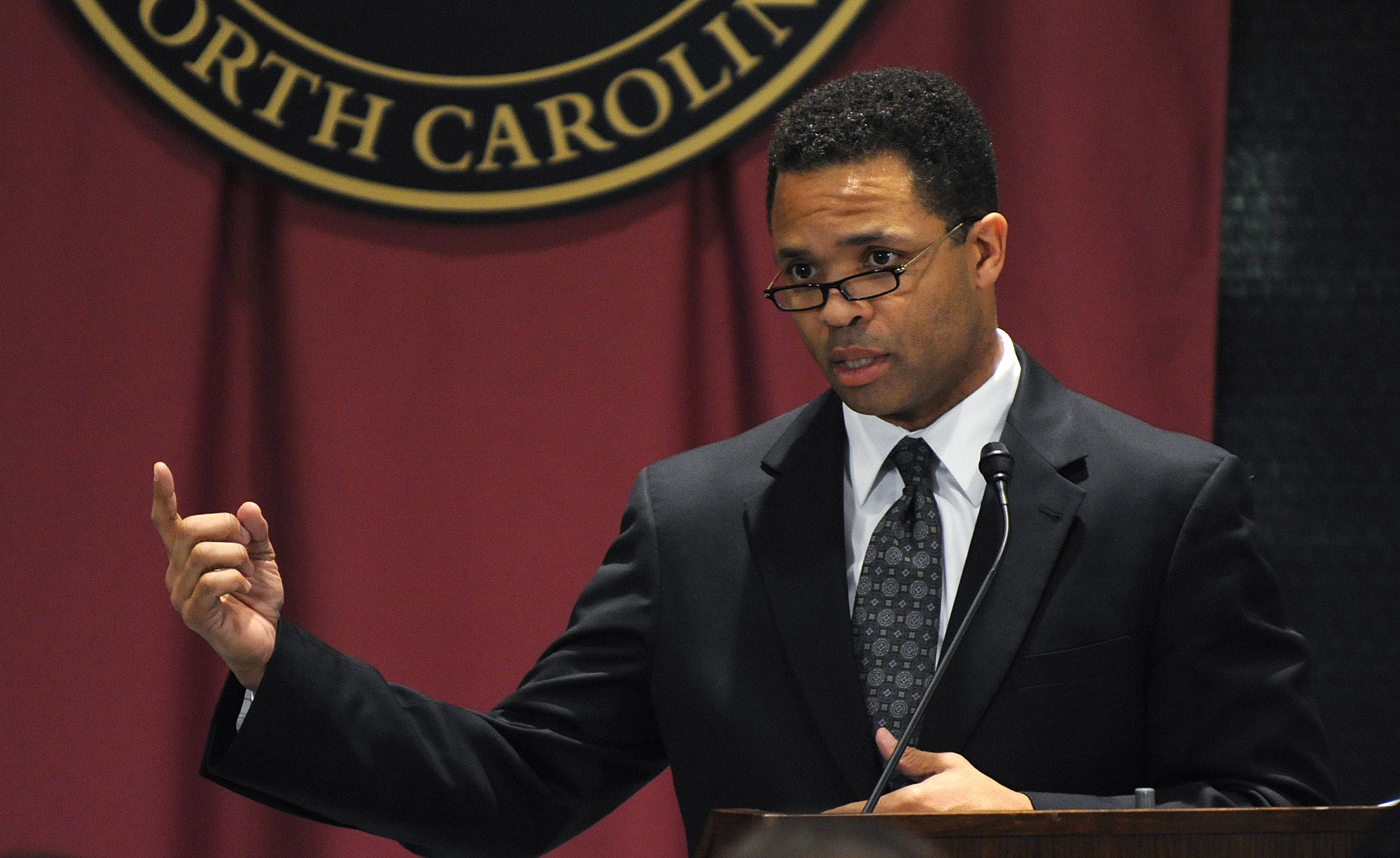 Rep. Jesse Jackson Jr. spotlights inequality in education | Today at ...
