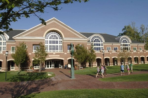 Elon STARS: Belk Library Green Team | Today at Elon | Elon University
