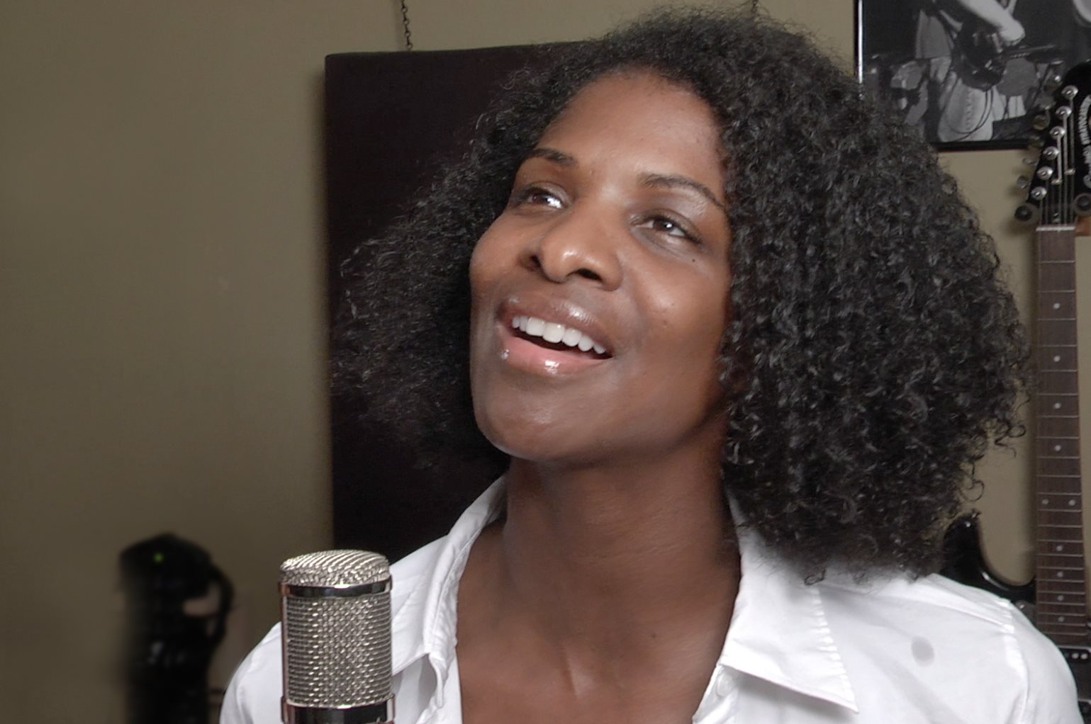 Coach Charlotte Smith earns social media acclaim with new song | Today ...