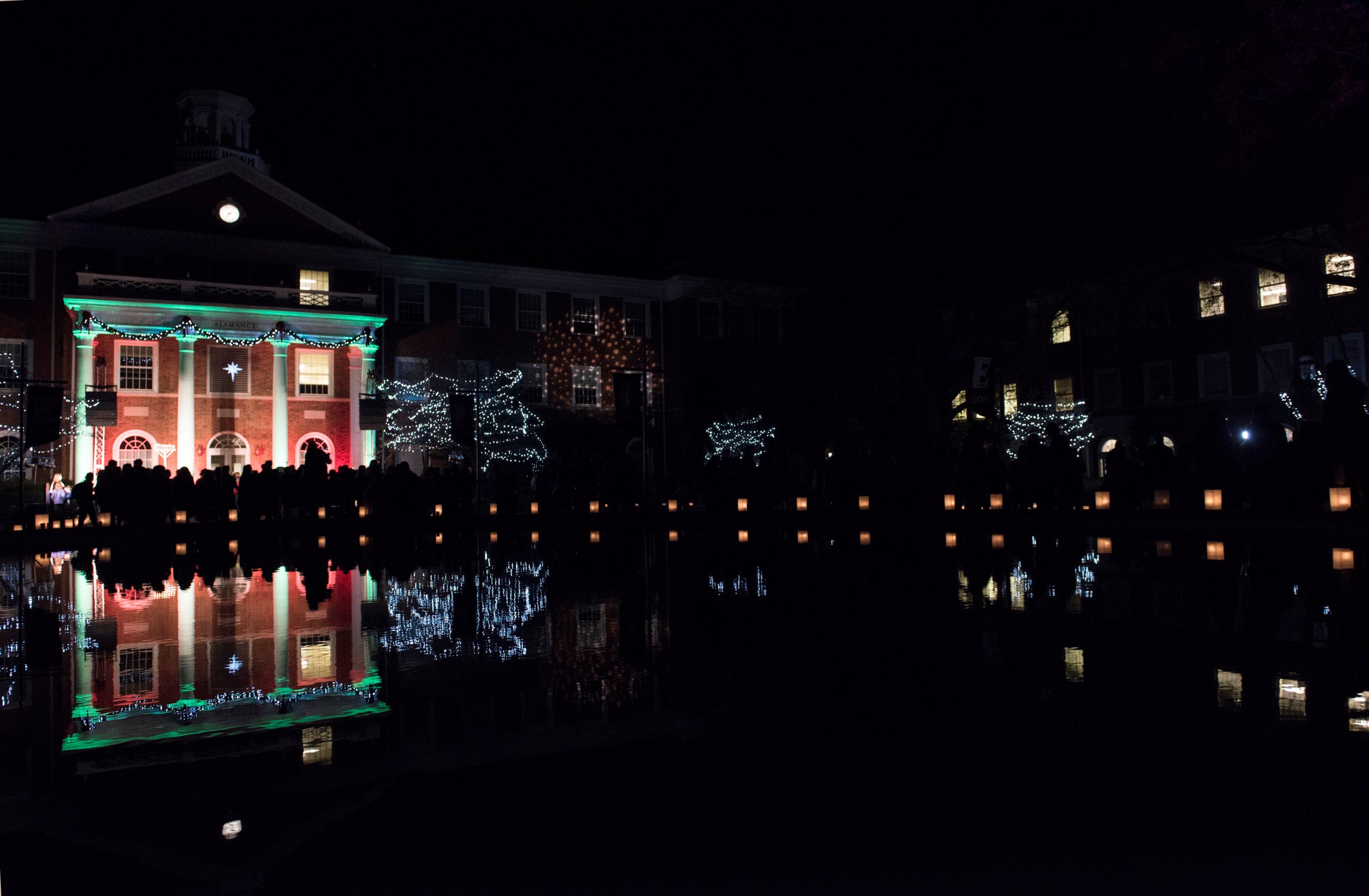Elon lights up the night to celebrate the start of the holiday season ...