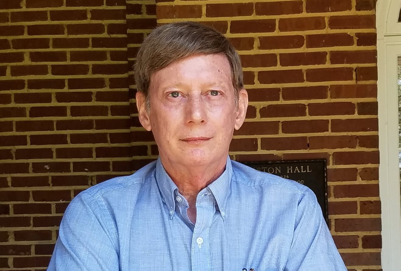 Opening Doors: Elon alumnus endows scholarship to help students now ...