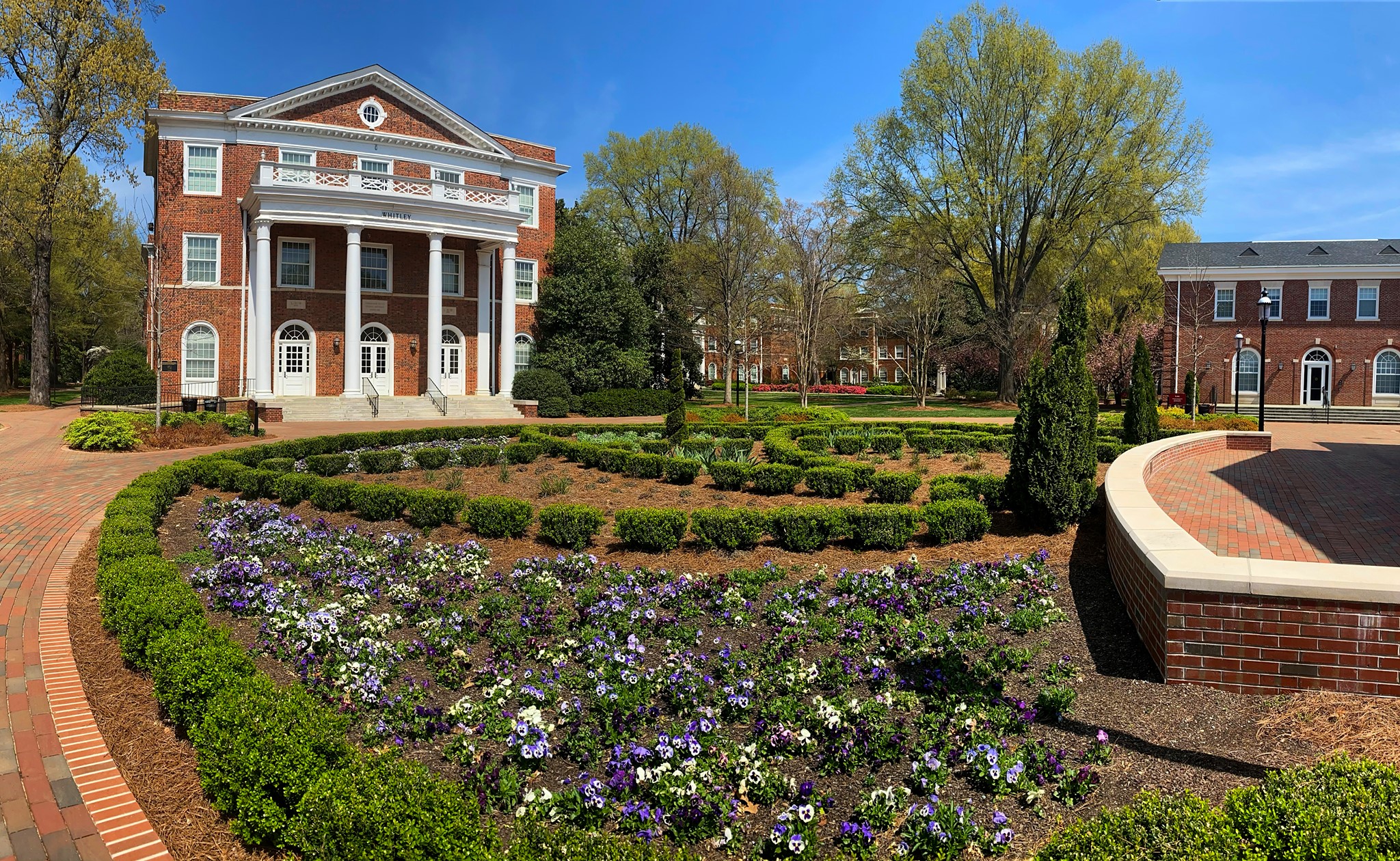 Elon parents endow Nevin Family Elon Engagement Scholarship | Today at ...