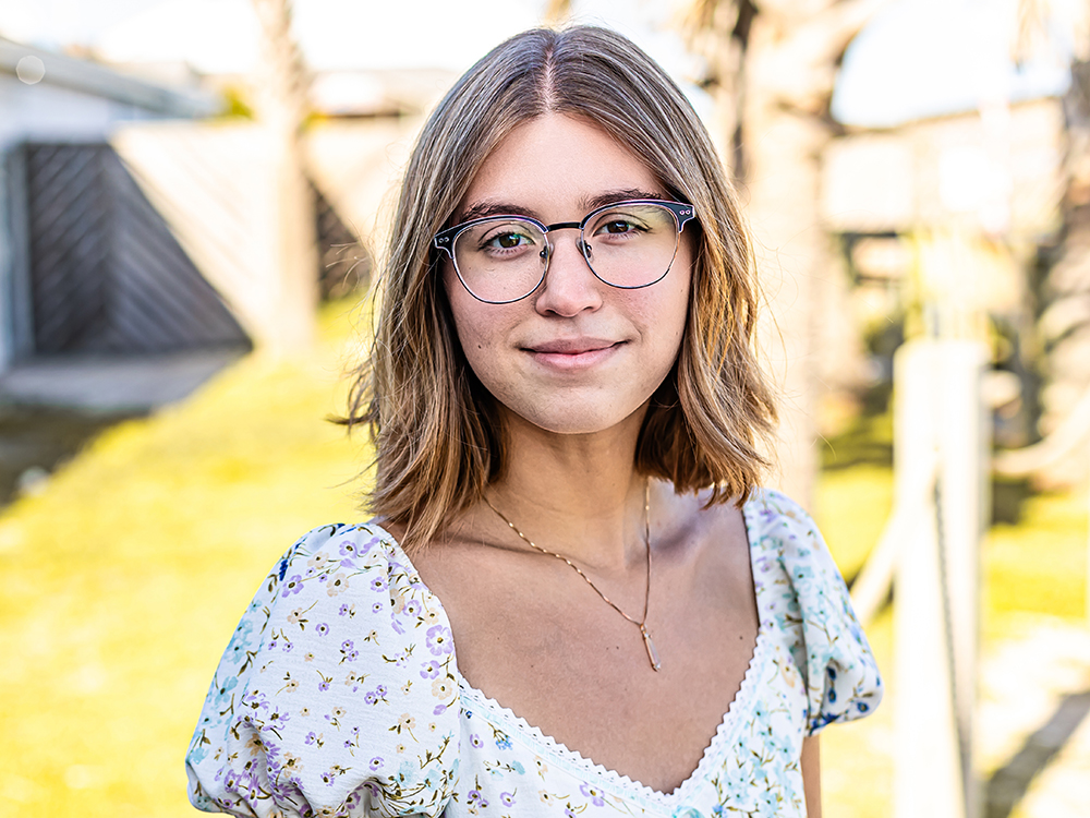 Betsy Schlehuber ’25 earns Hearst Journalism Award for autism feature ...